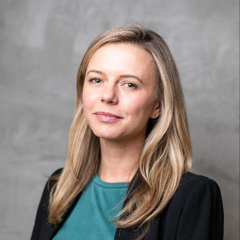 Stephanie Swartz – Sensing Woman 2022